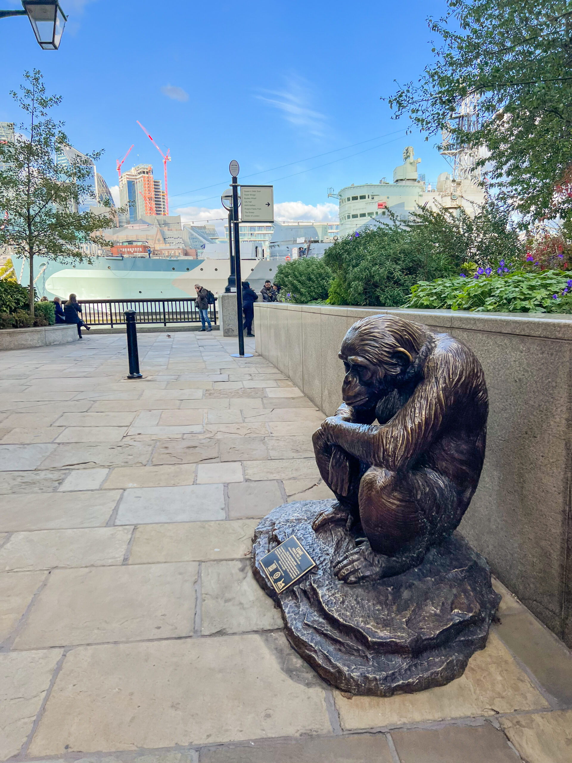 London Chimpanzee Sculpture Trail Walk - Like Love London