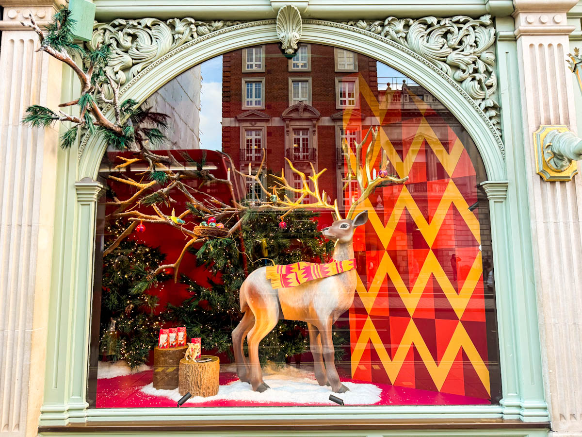 Fortnum & Mason’s Christmas Windows 2024 - Like Love London